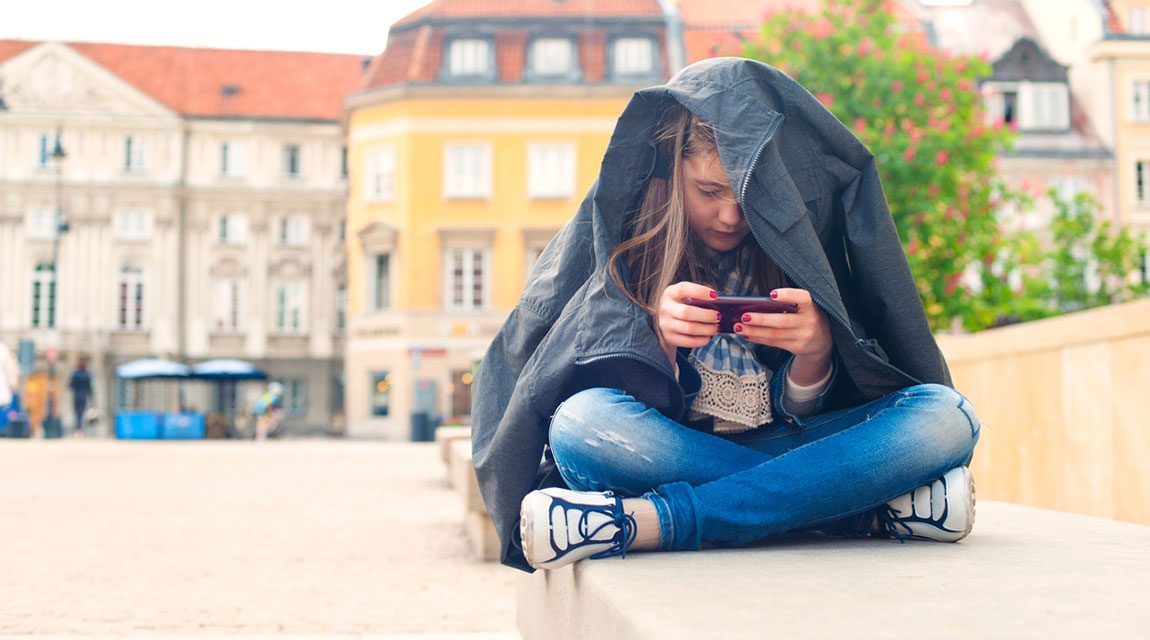 Teen Cell Phone Addiction: Signs and Help
