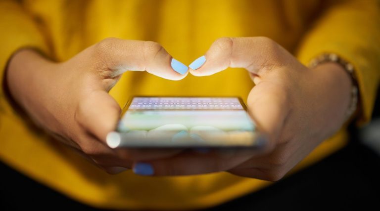 Teen Cell Phone Addiction: Signs and Help